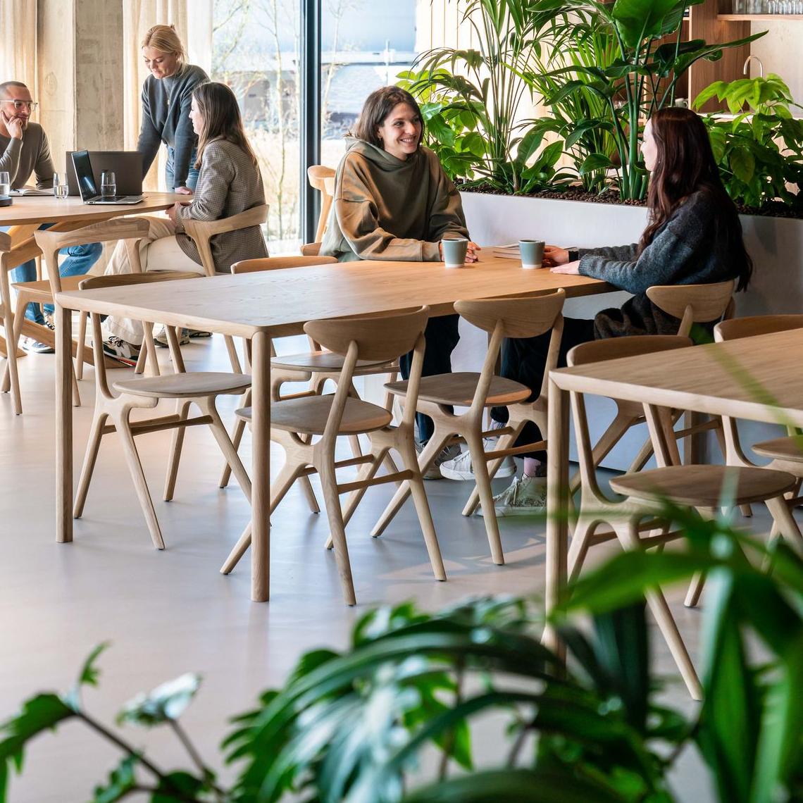 Air dining table | Re-loved